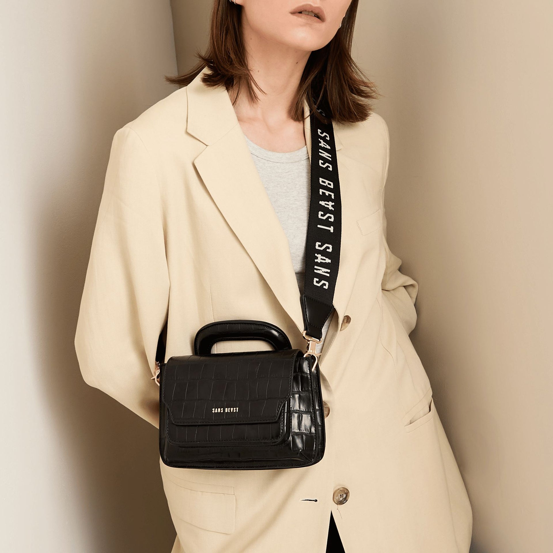 Barricade Bag Strap Black + Gold Sans Beast