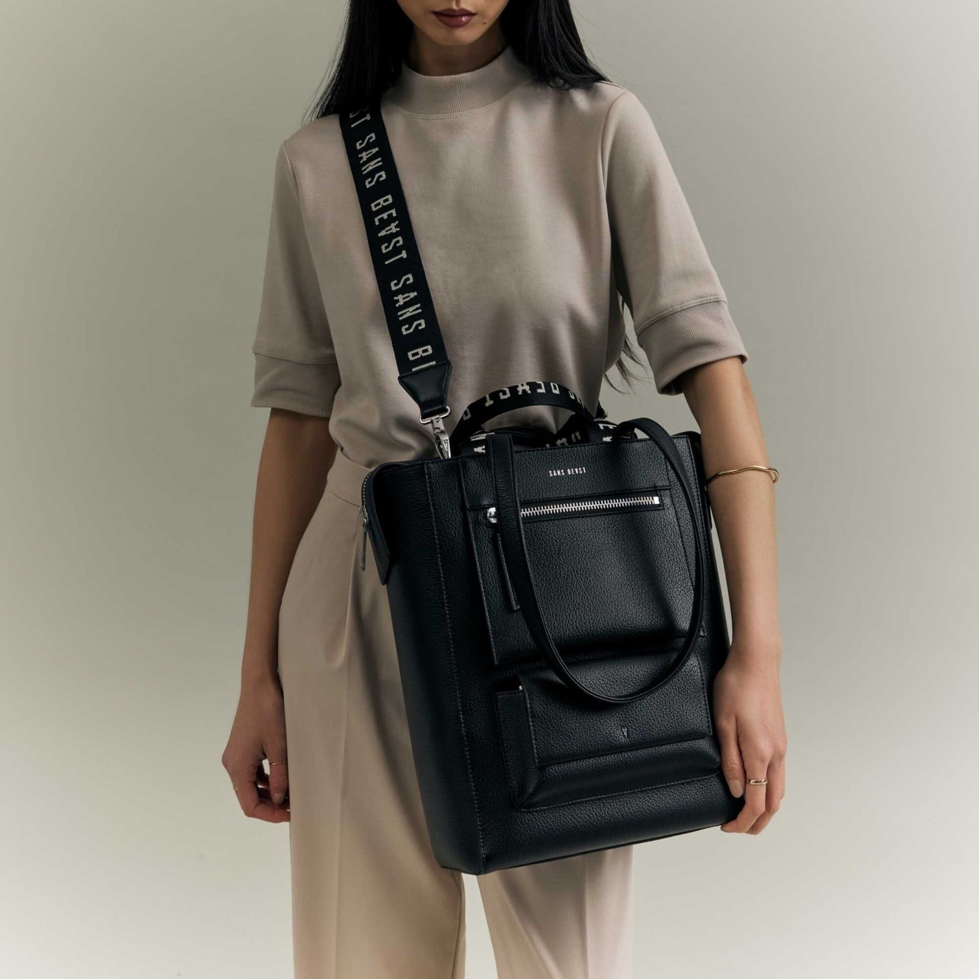 Barricade Bag Strap Black + Silver Sans Beast